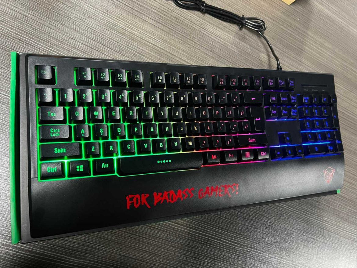 BADWOLF TASTATUR MEMBRANE GAMING RGB KEYBOARD -BLACK | 5 COLOR LED ...